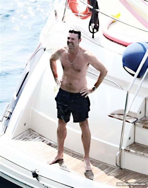 Karl Urban Relaxing Shirtless On A Yacht Naked Male Celebrities