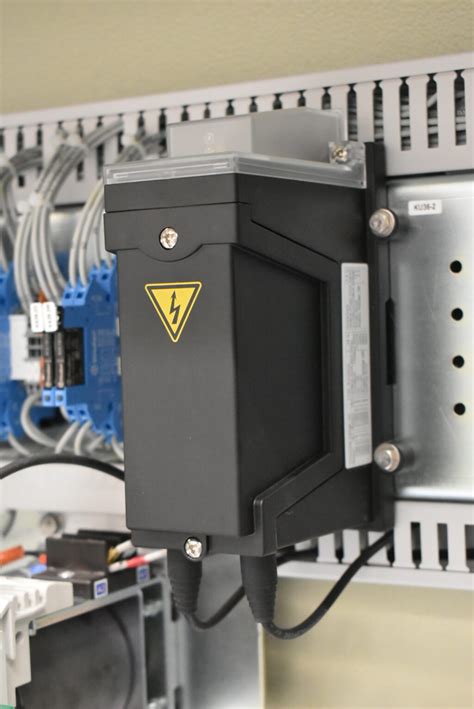 Isolated Relays For Voltage Presence Detection Sécheron