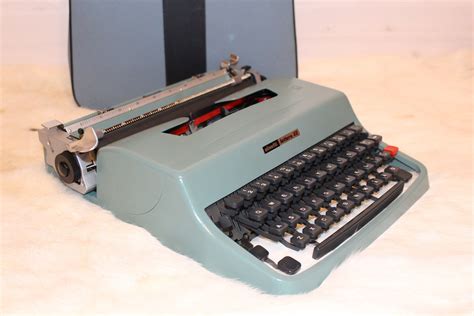 Olivetti Lettera 32 Superb Condition Olivetti Typewriter Light Blue Typewriter Vintage