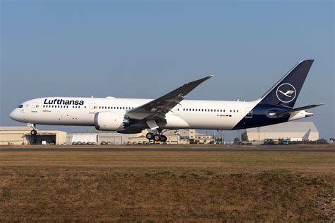 Lufthansa Is Planning To Send Its Boeing 787 To Mumbai