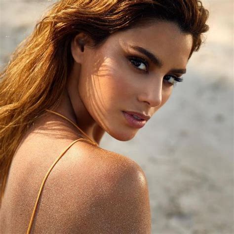 მოცეკვავე მილიონერს ცოლთან დაშორების შემდეგ უკვე ახალი გოგო ჰყავს ნახეთ როგორ ერთობა მასთან ერთად