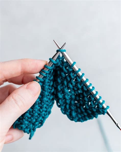 How To Knit Seed Stitch Easy Tutorial For Beginners Sarah Maker