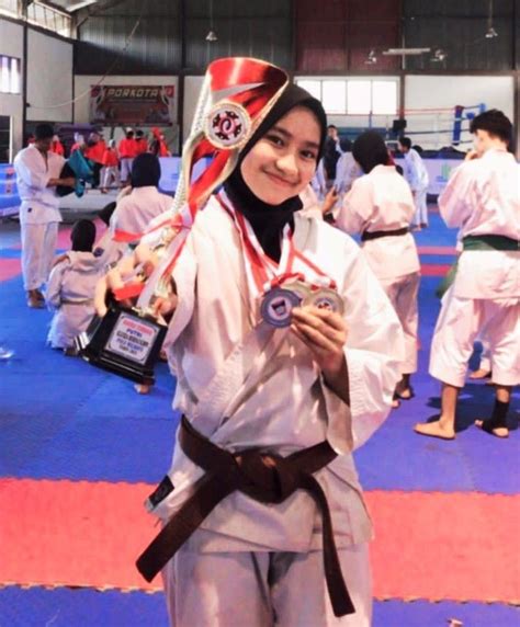 Yessa Tika Pratiwi Kenshi Sumbar Terbaik Piala Walikota Padang Jurnal Sumbar