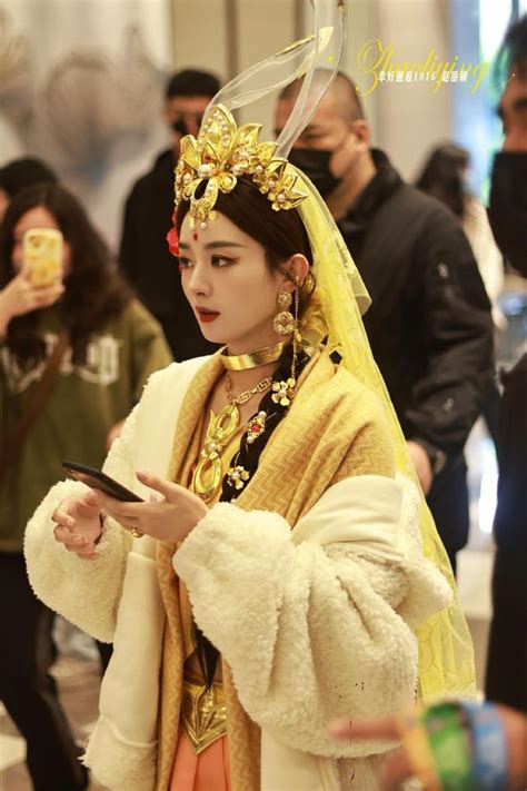 赵丽颖cos公孙离玉兔公主 超长兔耳朵完美还原可可爱爱新浪图片