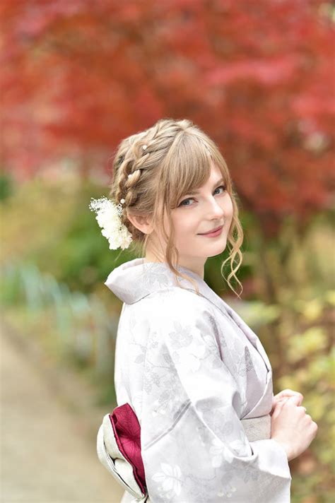 美人すぎるオランダ人YouTuberエラフレイヤメイド服や制服ランジェリー姿を披露 1stデジタル写真集発売 Pop n