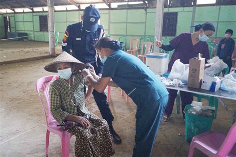 ငါန်းဇွန်မြို့နယ်တွင် အသက် ၁၈ နှစ်ပြည့်ပြီးသူများအား ကိုဗစ် ၁၉ရောဂါ ကာကွယ်ဆေး ထိုးနှံပေး