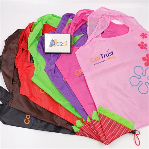 ผลงานของพรีเมี่ยม[ap000122] ถุงผ้าช้อปปิ้งลายสตอเบอรี่ พับเก็บได้ Car Trust Udesi