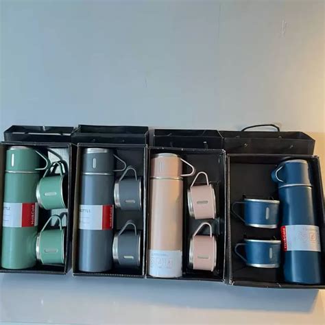 خرید و قیمت فلاکس به همراه سه لیوان کادویی از غرفه خانه آنا 09399454854