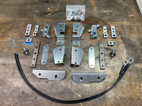 LMC Trucks Way To Secure A Tailgate