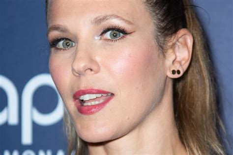 Lorie Elle Annonce Les Dates De Sa Prochaine Tourn E