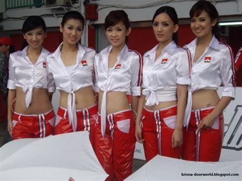 Cewek Cewek Cantik Sexy DUGEM Vs SPG MAKING LOVE