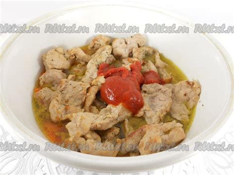 Свинина тушеная с луком и морковью 7 фото в рецепте