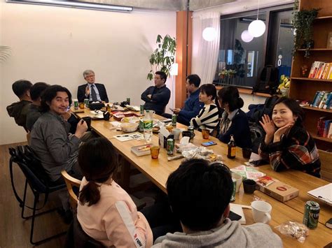 히든테이스트 천연 식물성 원료들과 신선한 코코넛으로 만든 건강한 향을 느껴보세요 ⠀ 오렌지 껍질에서 느껴지는 산뜻한 향과 천연 재료 고유의 동양적인 향취가 몸 전체를