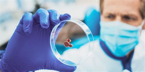 building a resilient and scalable clinical genomics analysis pipeline