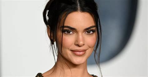 Kendall Jenner Shows Off Toned Abs As She Slips Into Sports Bra And Tight Shorts Daily Star