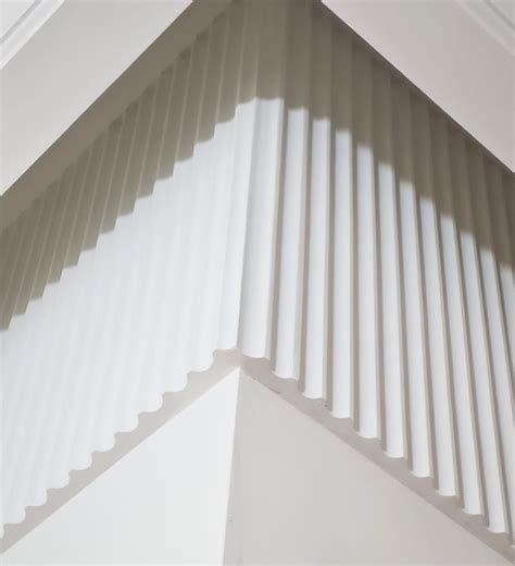 Потолочный плинтус идеи дизайна и фото