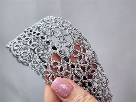 Ободок а технике фриволите En 2024