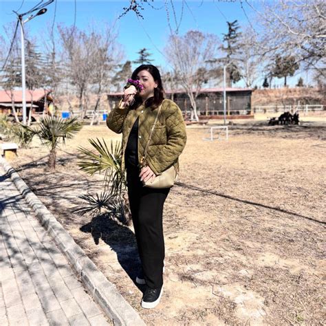 Grlzwave “აბიტურიენტი ვიყავი რეპეტიტორიდან ვბრუნდებოდი სახლისკენ რომ ჩამოვუხვიე შევამჩნიე