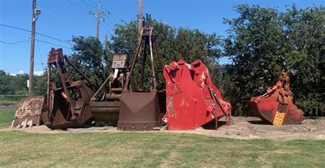 X Clamshell Buckets DMC Saleyard
