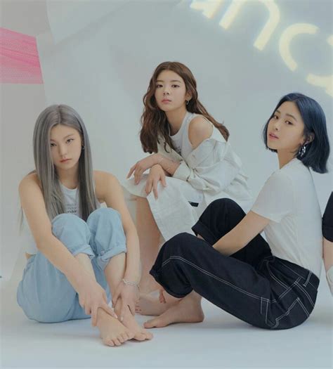 Yeji Kim Feet Yeji Kim Feet