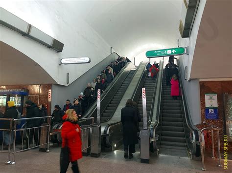 Площадь Восстания Питерское метро