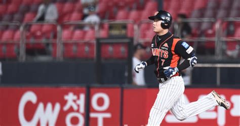 신본기 결승타 롯데 연장 11회 끝 한화 제압