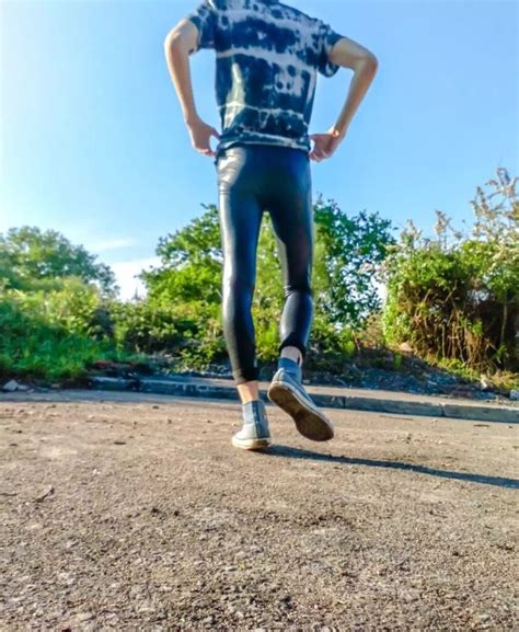How To Style Simple Outfit With Tie Dye Shirt And Shiny Leggings Danny Legging Outfits With