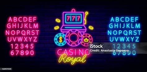 카지노 로얄 네온 간판 슬롯 머신 및 칩 반짝이는 파란색과 분홍색 알파벳 벡터 스톡 일러스트레이션 가능성에 대한 스톡 벡터 아트