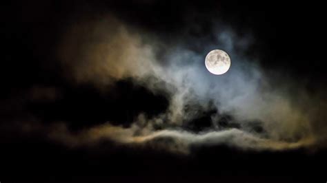 Chengdu Plans To Launch Artificial Moon To Replace Its Street Lights