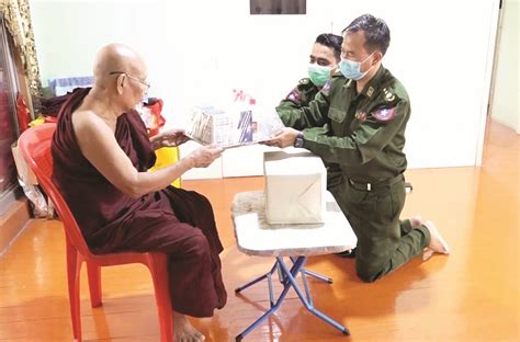 တပ်မတော် ကြည်း၊ ရေ၊ လေ မိသားစုများနှင့် စေတနာရှင်ပြည်သူများက ဆွမ်းဆန်တော်၊ ဆီ၊ ဆား၊ ပဲ အမယ်လေးမ