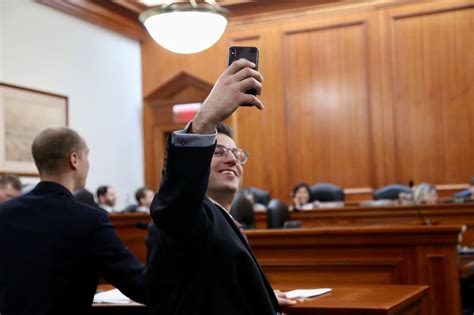 Bill Allowing Ballot Selfies Unexpectedly Clears Committee