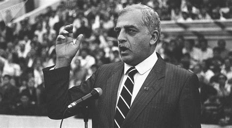 დამოუკიდებელი საქართველოს პირველი პრეზიდენტი ზვიად გამსახურდია დღეს 83 წლის გახდებოდა Odishinews