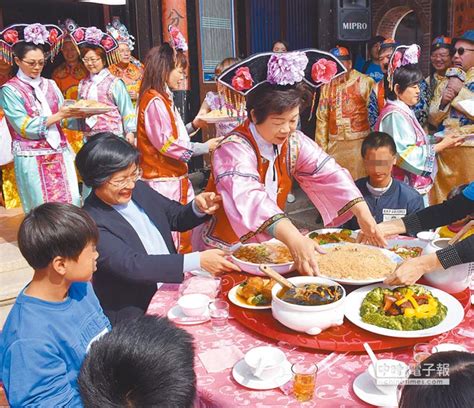 彰化家扶圍爐 財神、格格上菜 地方新聞 中國時報