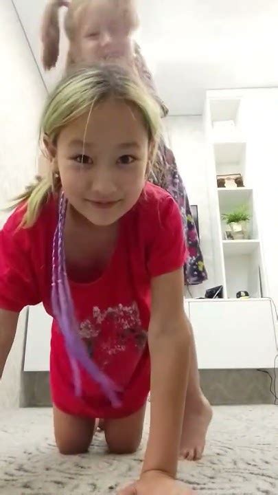 заставила сестру Youtube