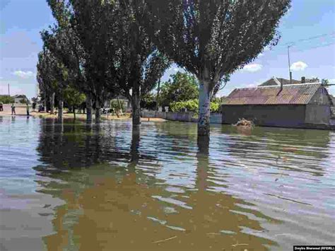 Катастрофа на Каховській ГЕС село на Миколаївщині пішло під воду фотогалерея