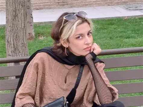 مسئولان آموزش‌وپرورش مانع ثبت‌نام رها اناری، نوجوان آسیب‌دیده در خیزش