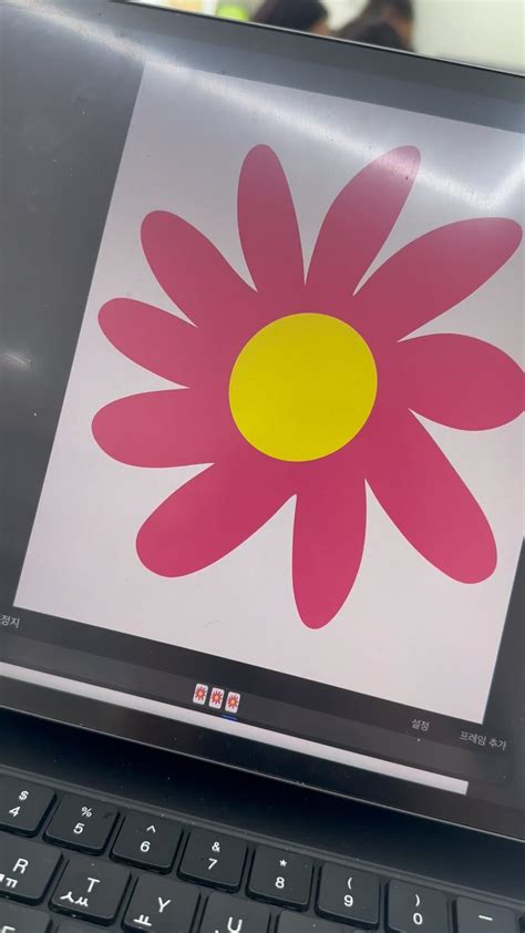 이천미술 크리아트 증포원 아이패드드로잉💻 아이펜슬 ️ 프로크리에이트기초 디지털드로잉 초등학생들의 미래의 꿈의직업 중 인기 웹툰 작가 해보자 Instagram