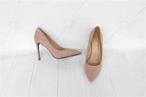 Нюдовые бежевые туфли лодочки 40 размера — цена 1050 грн в каталоге Туфли Купить женские вещи