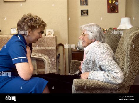 Alte krankenschwester Fotos und Bildmaterial in hoher Auflösung Alamy