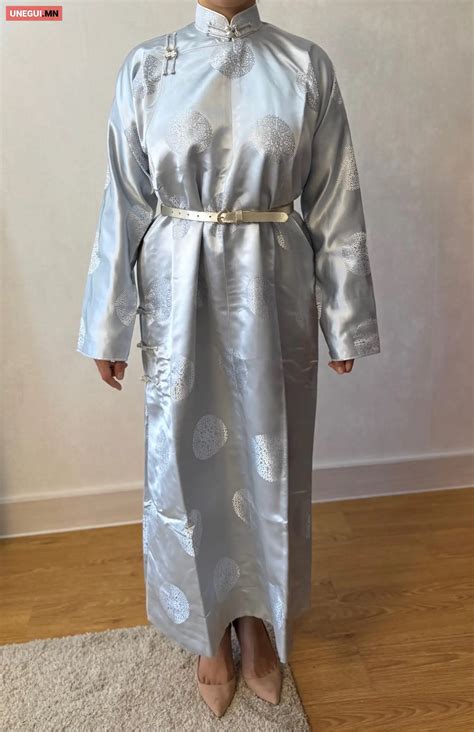 Эмэгтэй дээл 330 000 ₮ №9017355 In УБ — Хан Уул Дээл Sell Buy Ads On Unegui Mn