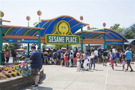 Sesame Place Rock Around The Block Parade The Tube