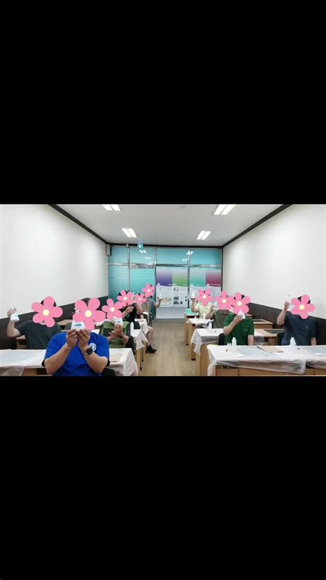 약산성 보습촉촉 버블핸드워시~😘 오늘 복지관에서 9분의 선생님이 먼 길을 오셨습니다~🤗 텐저린 오일 향기 맡기 스트레칭 하기