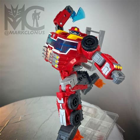 Age Of The Primes Voyager Heatwave Behind The Scenes Transformers News Tfw2005