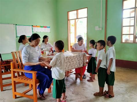 ပိုင်ကျုံမြို့ မူ လွန် တနင်းဖလုံ၌ ကျောင်းကျန်းမာရေးစစ်ဆေးပေးခြင်းနှင့