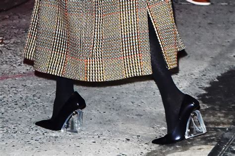 Taylor Swift Breaks From Her Everywoman Style In A Pair Of Glass