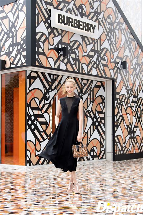 [현장포토] 이래서 프로 아이린 모델의 포즈 디스패치 뉴스는 팩트다