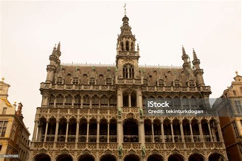 브뤼셀 시내의 유명한 역사적인 그랜드 플라 및 시청 벨기에 0명에 대한 스톡 사진 및 기타 이미지 0명 고딕 양식 관광 Istock