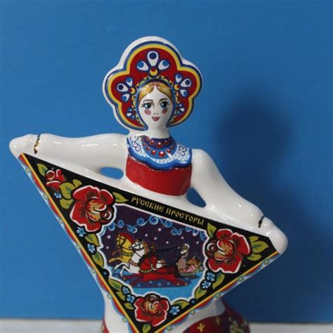 Фарфоровая статуэтка Девушка с платком купить в Москве цена 400 руб дата размещения 22 03