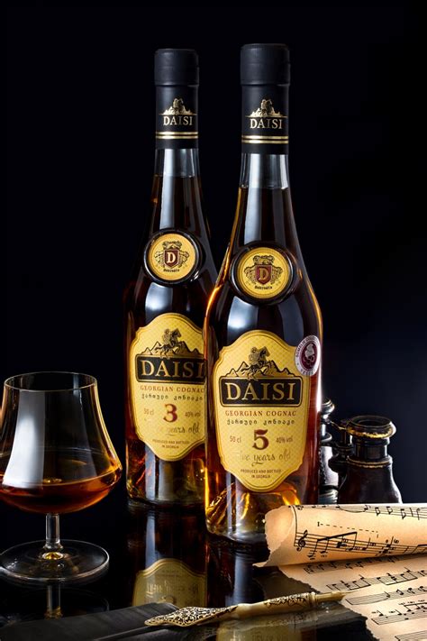 ფოტო გადაღება კონიაკი და ჭაჭა ალკოჰოლური სასმელები