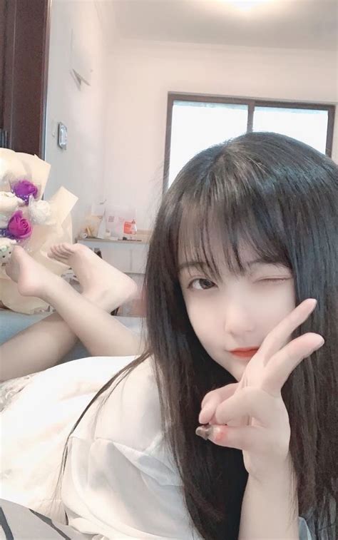 小姐姐宿舍穿搭壁纸 哔哩哔哩